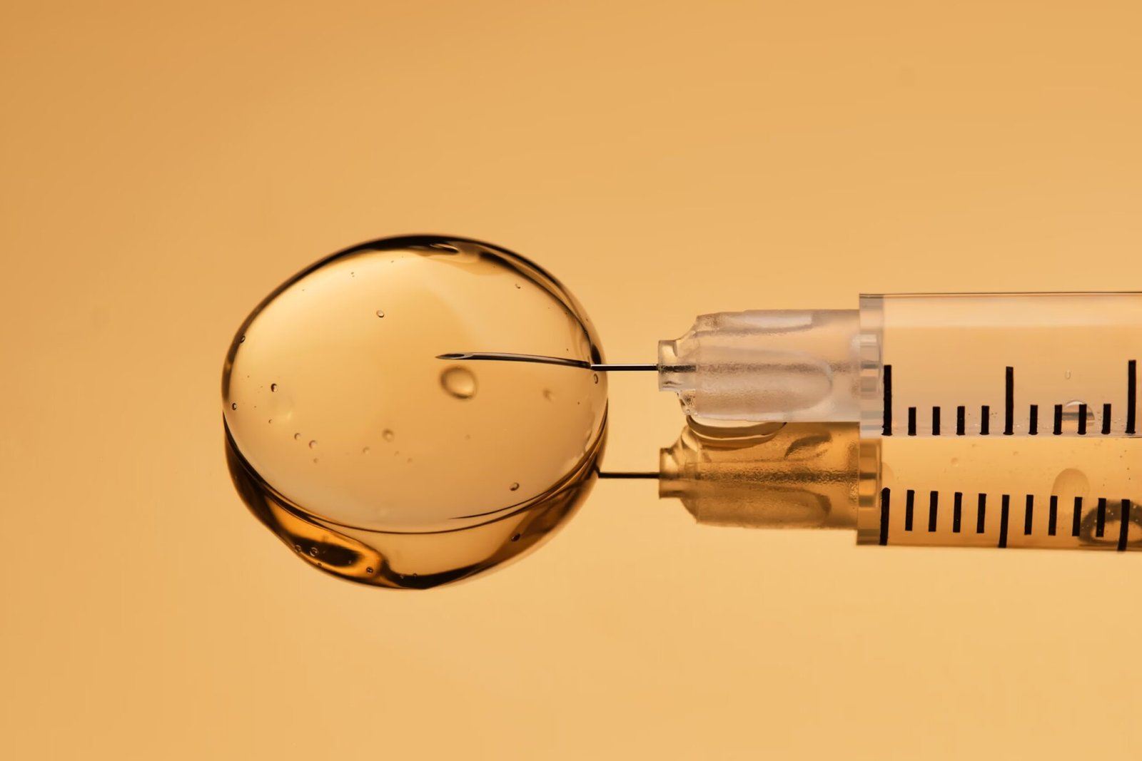 Vitamina B12 injetável: benefícios e efeitos colaterais - Nutrevilo